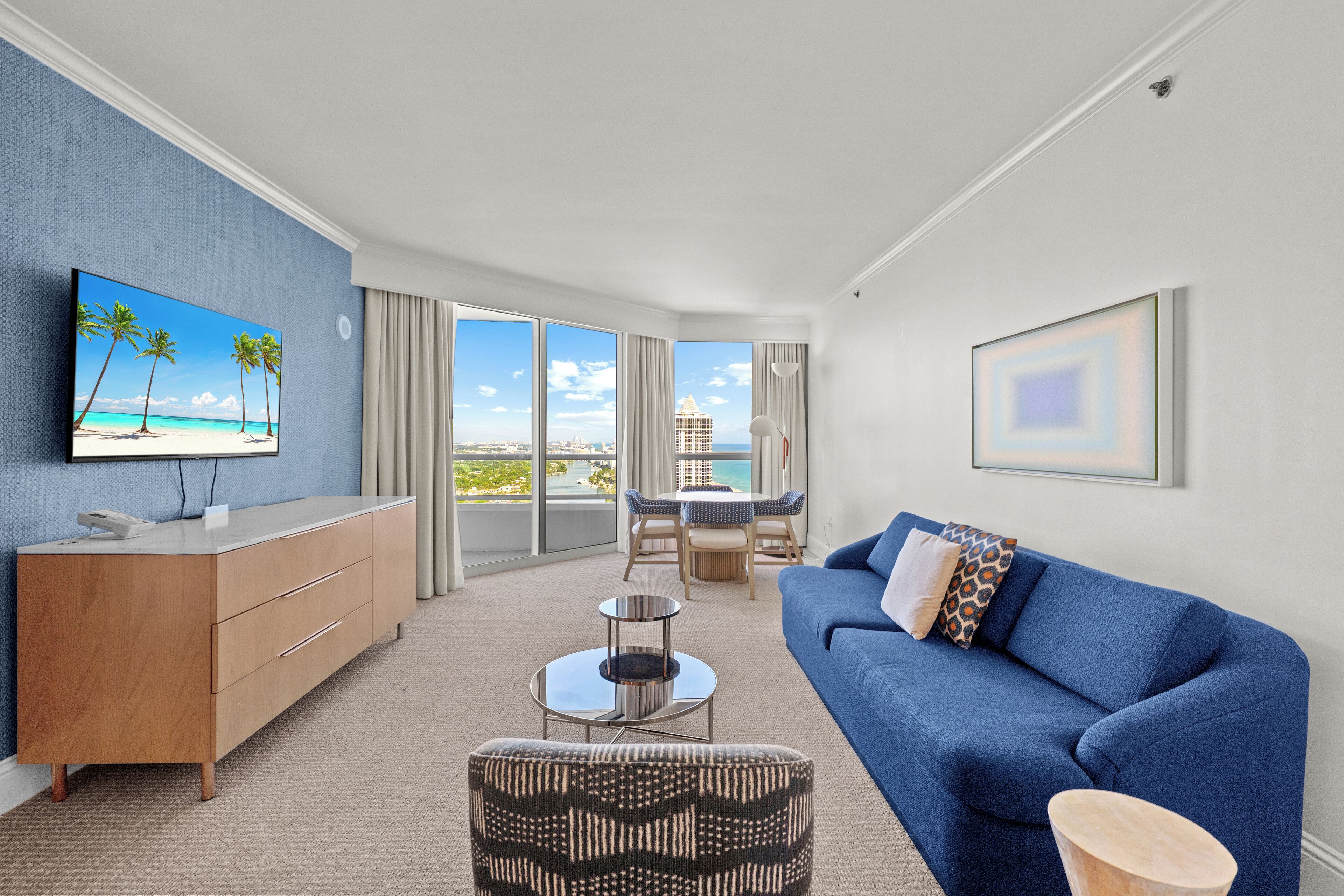 Fontainebleau 1 Bedroom Ocean+pool Views Floor - Miami Beach, FL