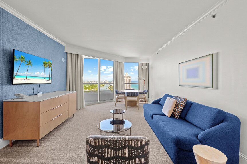 Fontainebleau 1 Bedroom Ocean+pool Views Floor - Miami Beach, FL