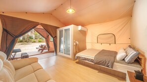 Quarto básico, 1 quarto (Glamping4) | 1 quarto, Wi-Fi de cortesia