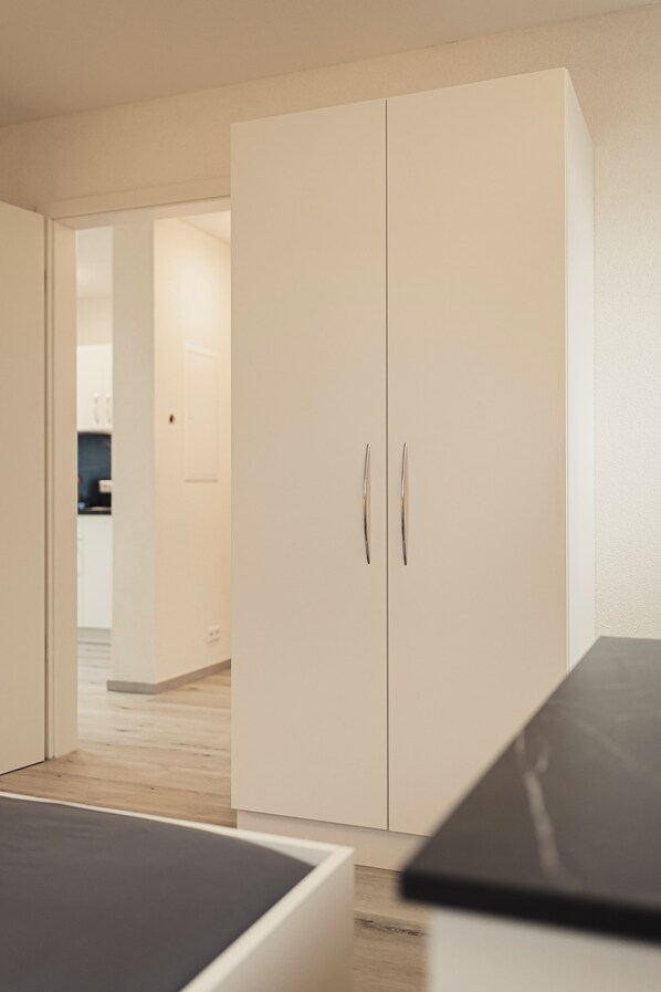 Apartamento clássico, 1 cama de casal e sofá-cama, para não fumantes, sacada | 1 quarto, quartos à prova de som, Wi-Fi de cortesia