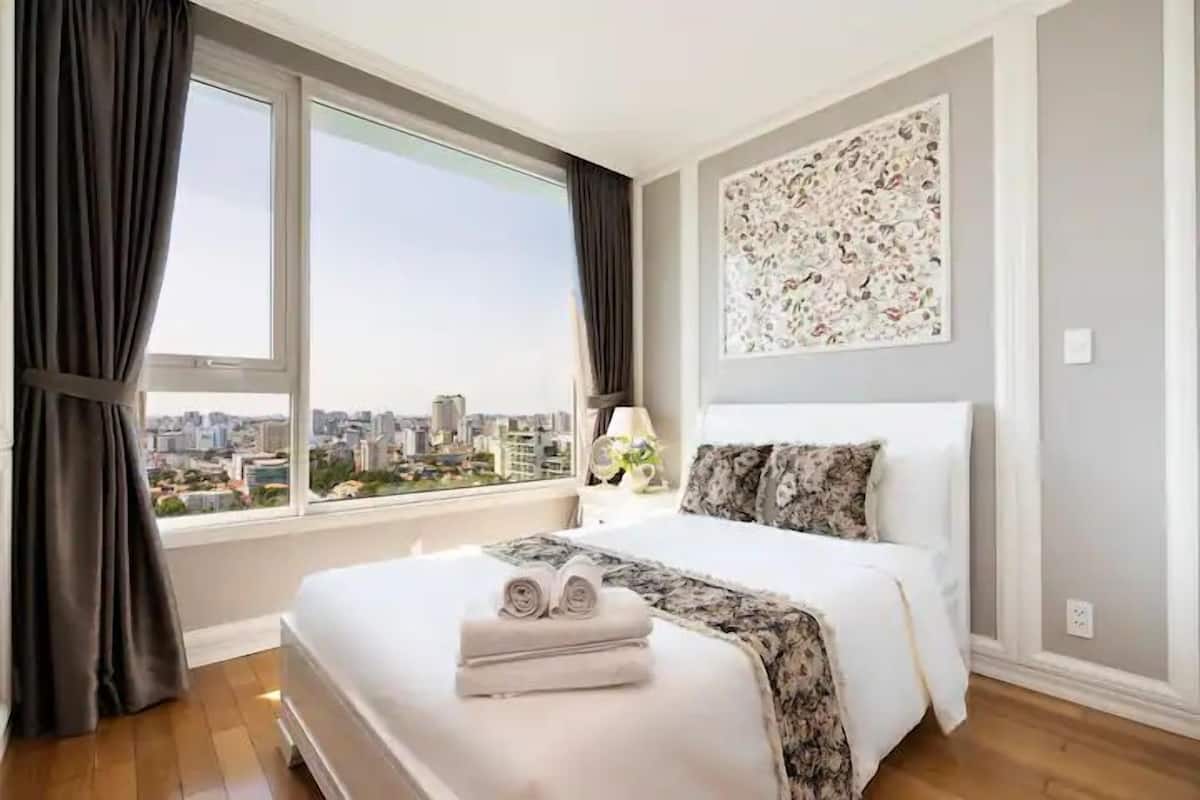 Apartamento Familiar, varanda, Vista para a cidade | 3 quartos, cofre no quarto, secretária