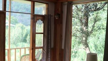 Roupa de cama fornecida