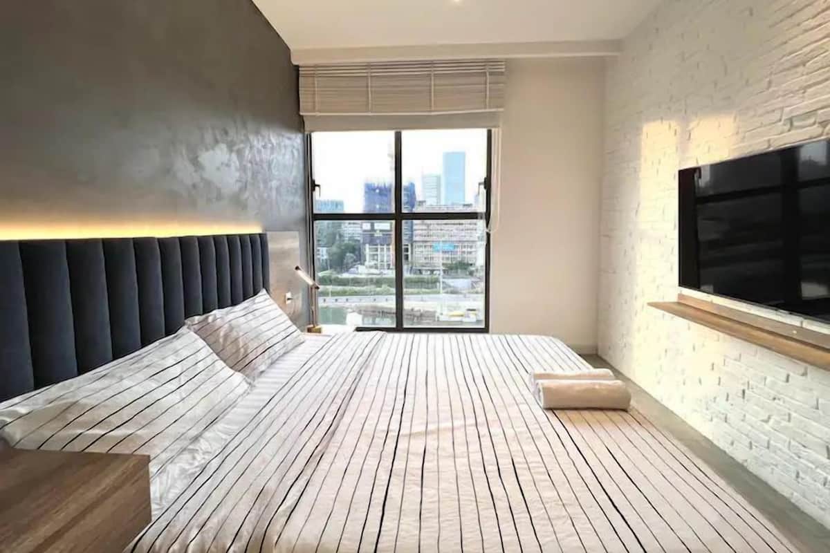Apartamento Panorâmico, varanda, Vista para a cidade | 1 quarto, cofre no quarto, secretária