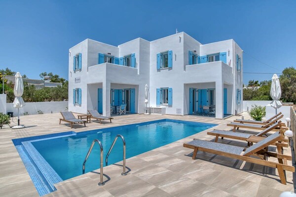 Seaside Splendor - Apollo S Poolside Retreat - Paros