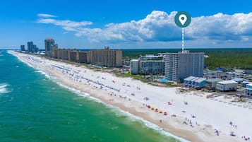 Apartamento em Condomínio Fechado, 1 cama queen-size e sofá-cama (Tradewinds 708) | Praia | Na praia