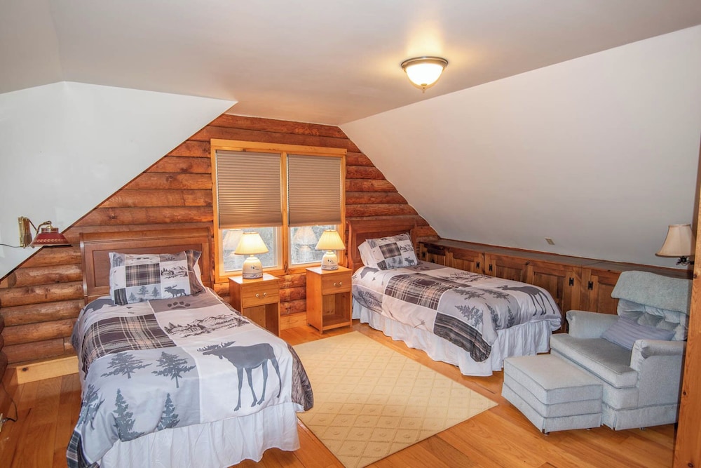 Mountain Top Cabin! Hot tub + Fireplace + Dog Friendly - Ashe County | Vrbo