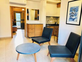 Apartamento conforto, sacada | Wi-Fi de cortesia, roupa de cama
