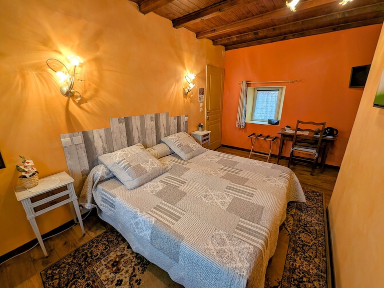 Cozy Room In Historic House With Park And Horse Facility - Gray