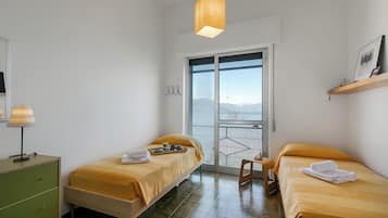 3 quartos, secretária adequada para computadores portáteis