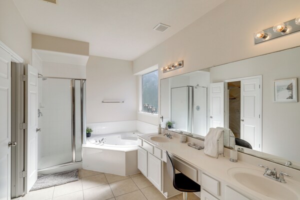 Lake-view Home W/ Pool Access In Legends Ranch! - Spring, TX