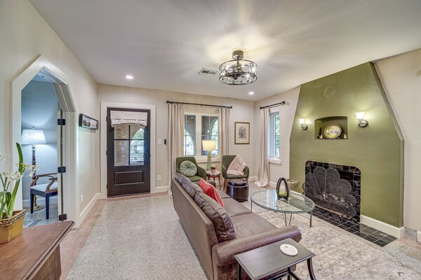 < 9 Mi To Dtwn Tulsa: Lovely Home W/ Yard & Deck! - Keystone State Park, Sand Springs