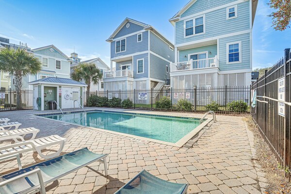 Walk To Shore: Myrtle Beach Home W/ Pool Access! - Myrtle Beach, SC