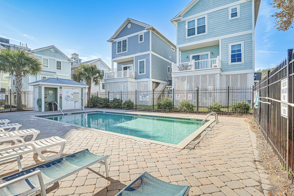 Walk To Shore: Myrtle Beach Home W/ Pool Access! - Myrtle Beach, SC