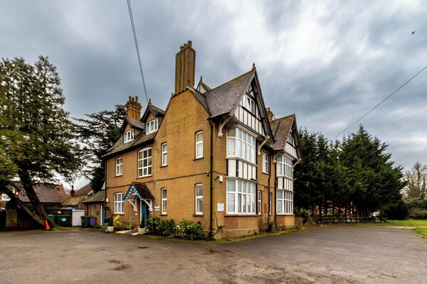 London Gatwick Inn - West Sussex