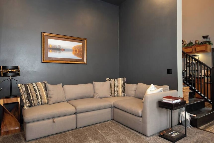 The Driftless Blue Villa | Hot Tub & Fireplace | Close To Downtown - 迪科拉