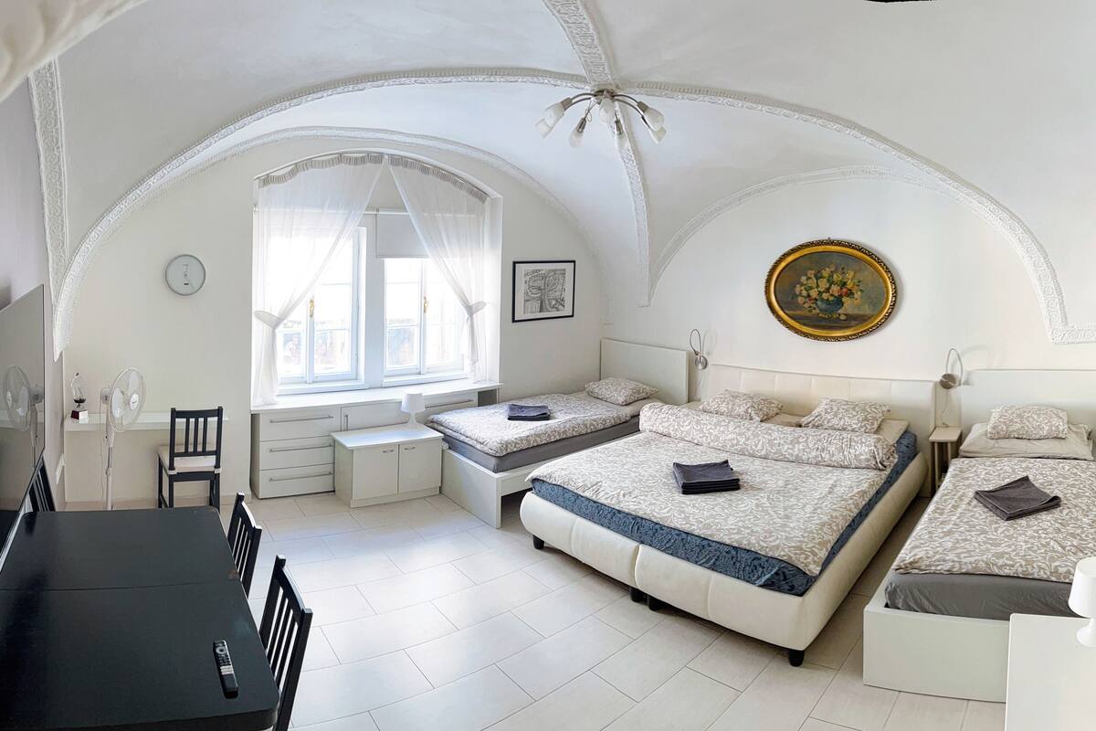 Apartamento Familiar | 3 quartos, secretária, secretária adequada para computadores portáteis