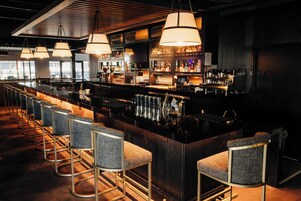 3 bares/lounges, este bar no lobby do hotel, este bar no lobby do hotel 