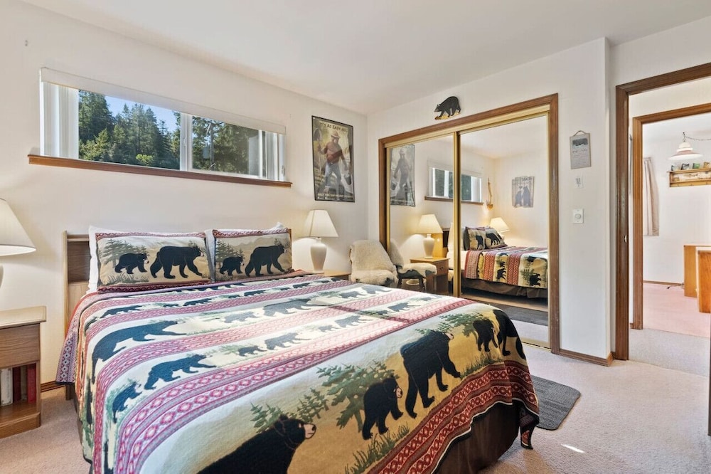 Rollin on the River! - Del Norte County | Vrbo