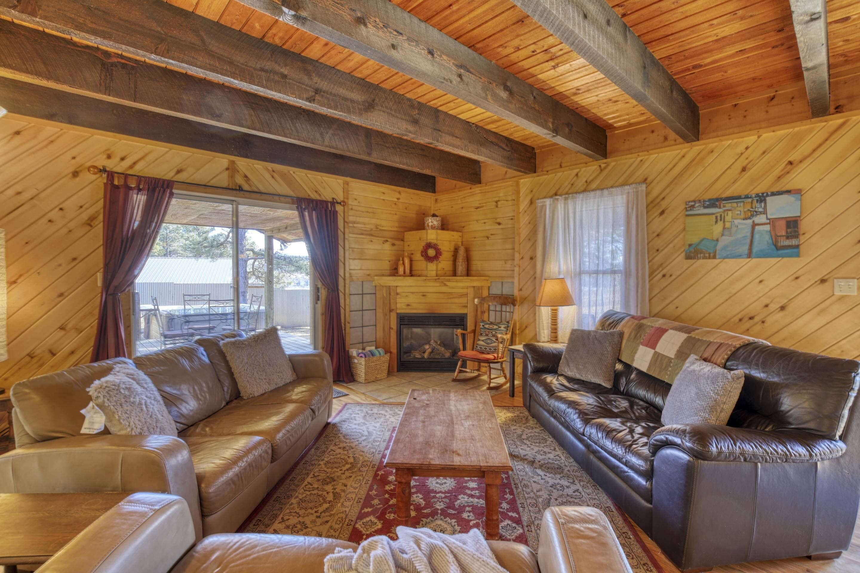 Split Pine Cabin: Hot Tub, Stunning Mountain Views, Near Downtown! - Pagosa Springs, CO
