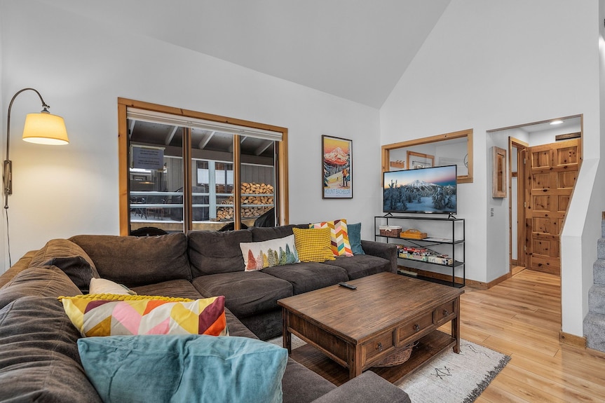 Sunriver Circle 4 | Hot Tub 6 Beds 8 Sharc Passes - オレゴン州