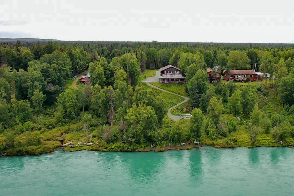 River Views & Fire Pit: Cozy Soldotna Apartment! - Soldotna, AK