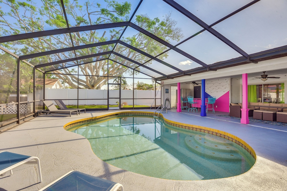 4 Mi To Riverwalk: Bradenton Home W/ Game Room - Longboat Key, FL