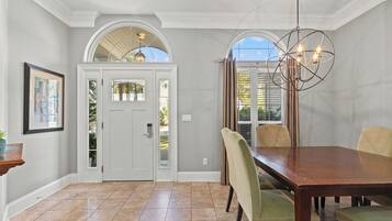 Casa, várias camas, acesso à piscina, vista para a piscina (165 Sugar Sand Lane) | Restaurantes