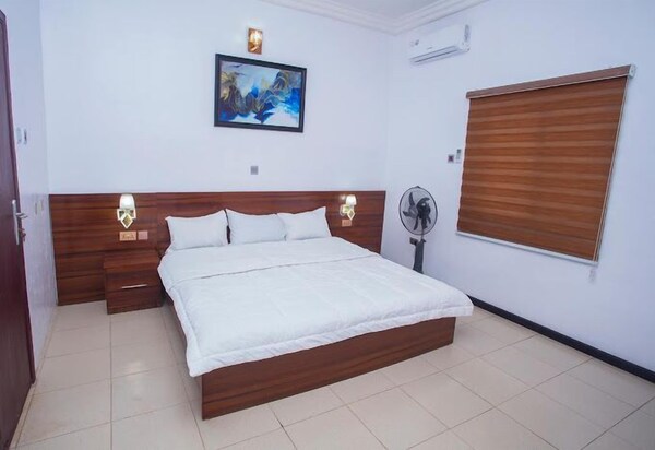 Readyhomes  Shortlets And Apartments - Ibadan