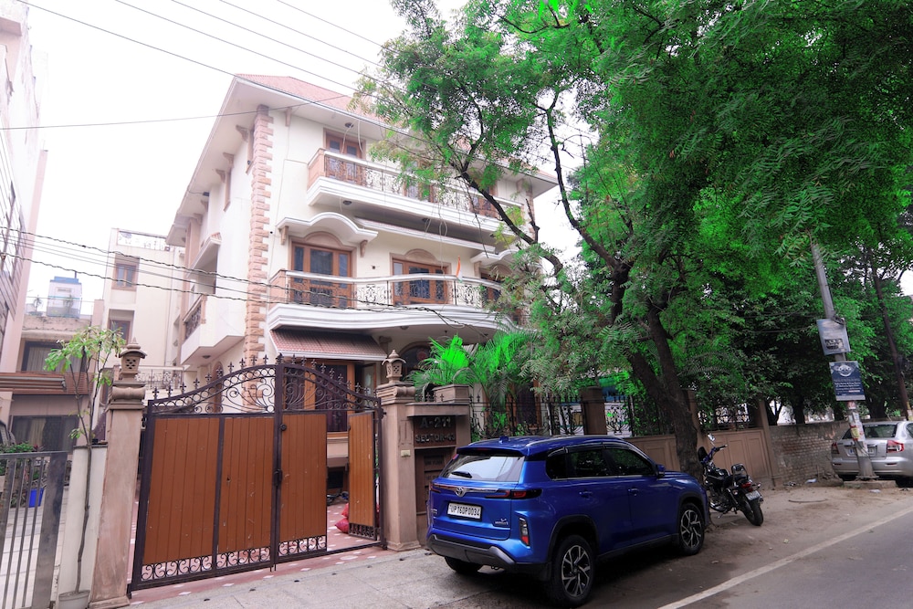 Hotel Ashray Noida - Noida