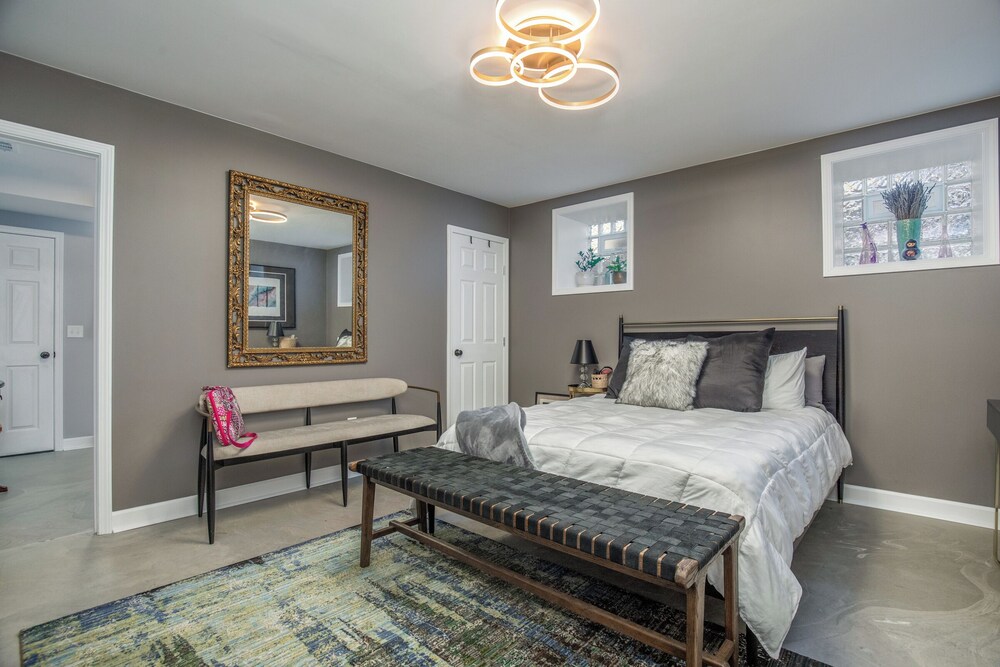 Spacious, well-equipped apartment with quality furnishings for a ...