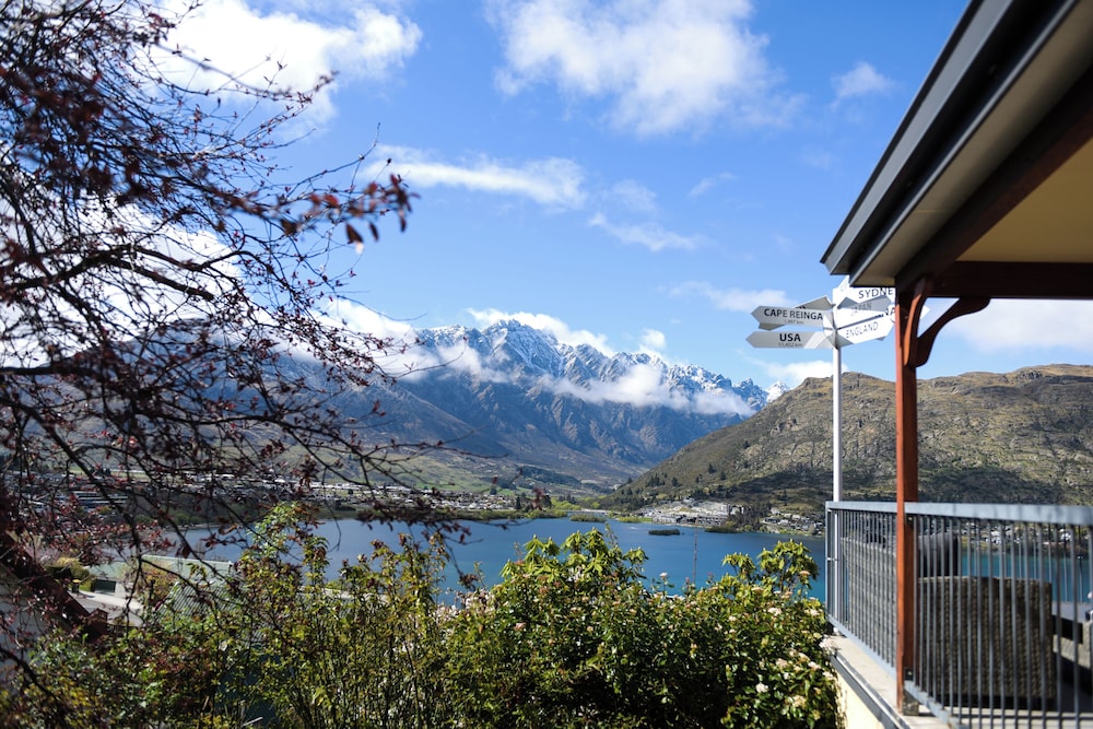 The Embassy B&b - Queenstown