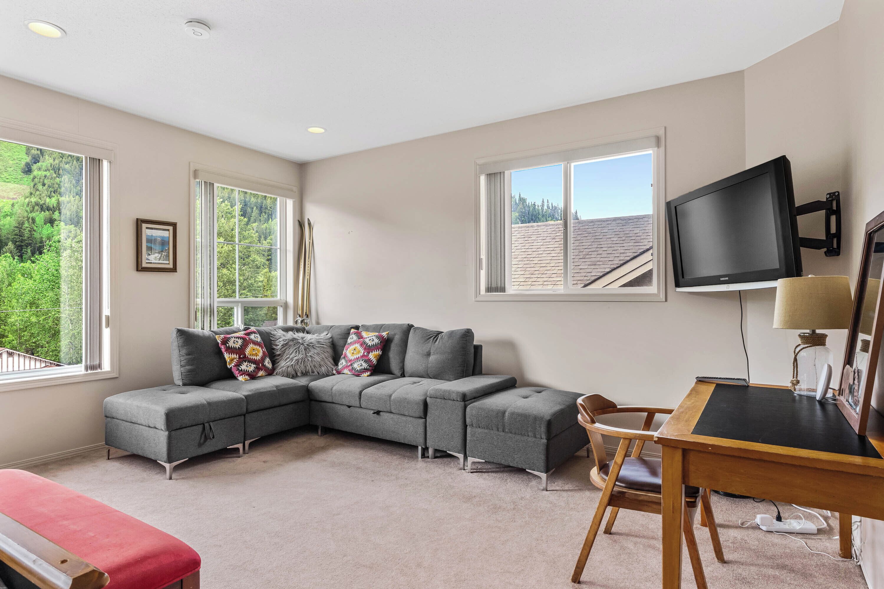 The Marmot's Den - Large Family-friendly Ski Retreat In Sun Peaks - 브리티시컬럼비아