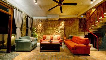 Villa Comfort, 3 quartos, cozinha, vista para o jardim | Sala de estar