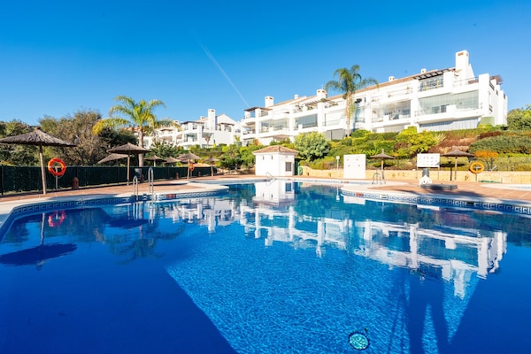 Beautiful Apartment With View - Marbella