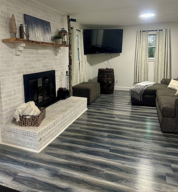 Escape To The Empire Legacy Retreat, Your Ultimate Lakeside Cabin. - Blairsville, GA