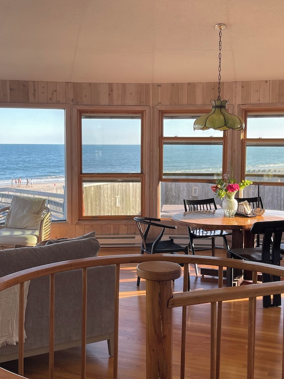 Oceanfront, Beautiful 4-bedroom House In Fire Island. Panoramic Views. - Patchogue, NY