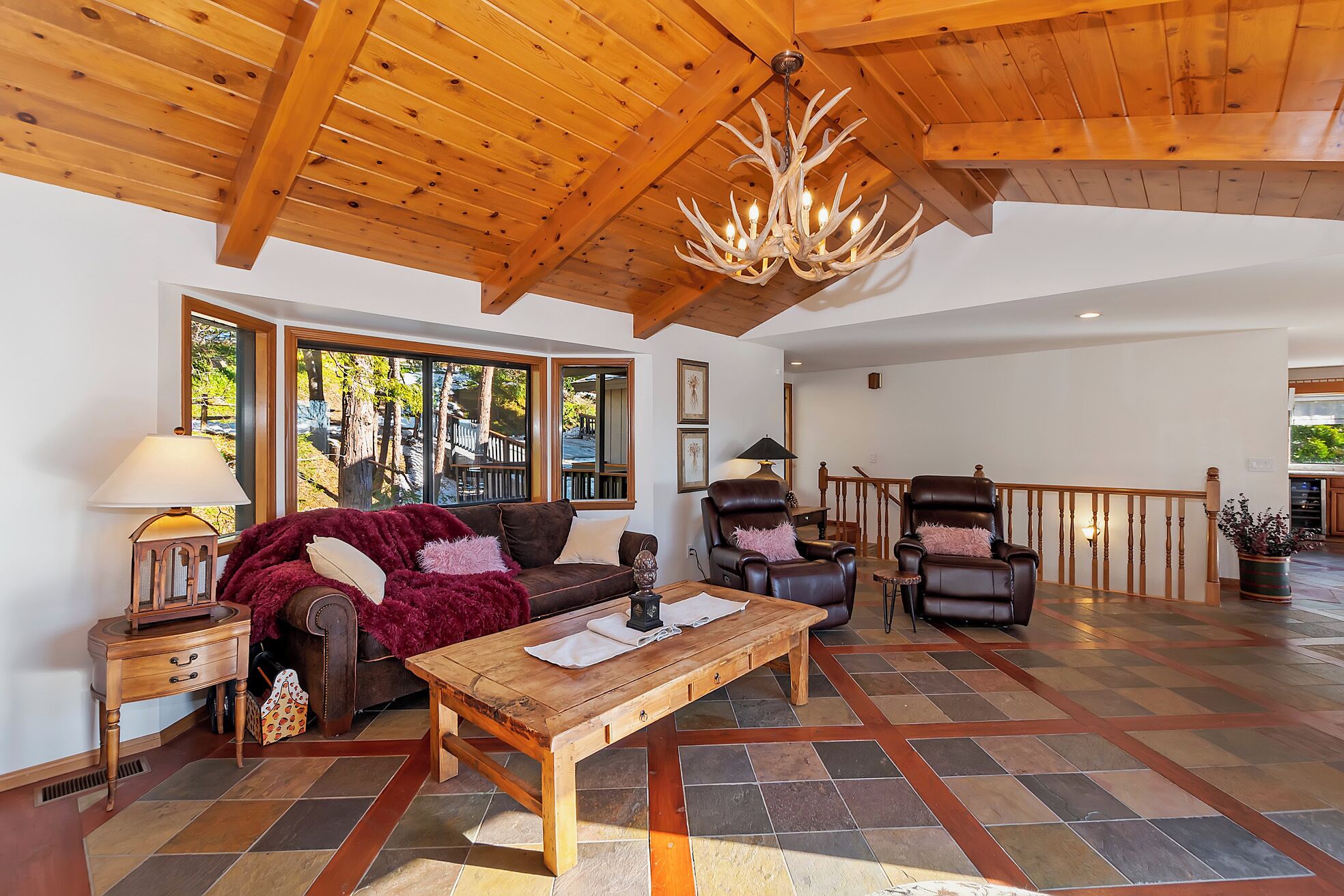 Luxury 4-bedroom Chalet With Stunning Views In Arrowhead Woods - Lake Arrowhead, CA