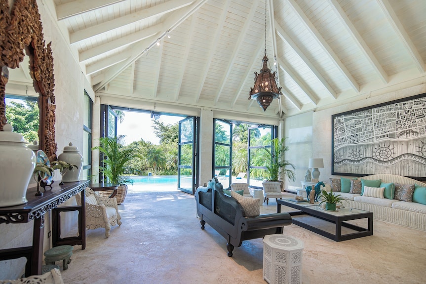 Lion Quay House, Fine Art & Luxury In The Caribbean's Finest Exclusive Resort - La Romana