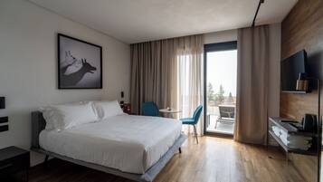 Quarto Deluxe, Vista para a cidade | 1 quarto, secretária adequada para computadores portáteis