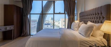 Apartamento com design assinado | Cofres nos quartos, cortinas blackout, ferros/tábuas de passar roupa