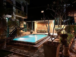 Quarto casal standard, vista para a piscina | Vista para a água