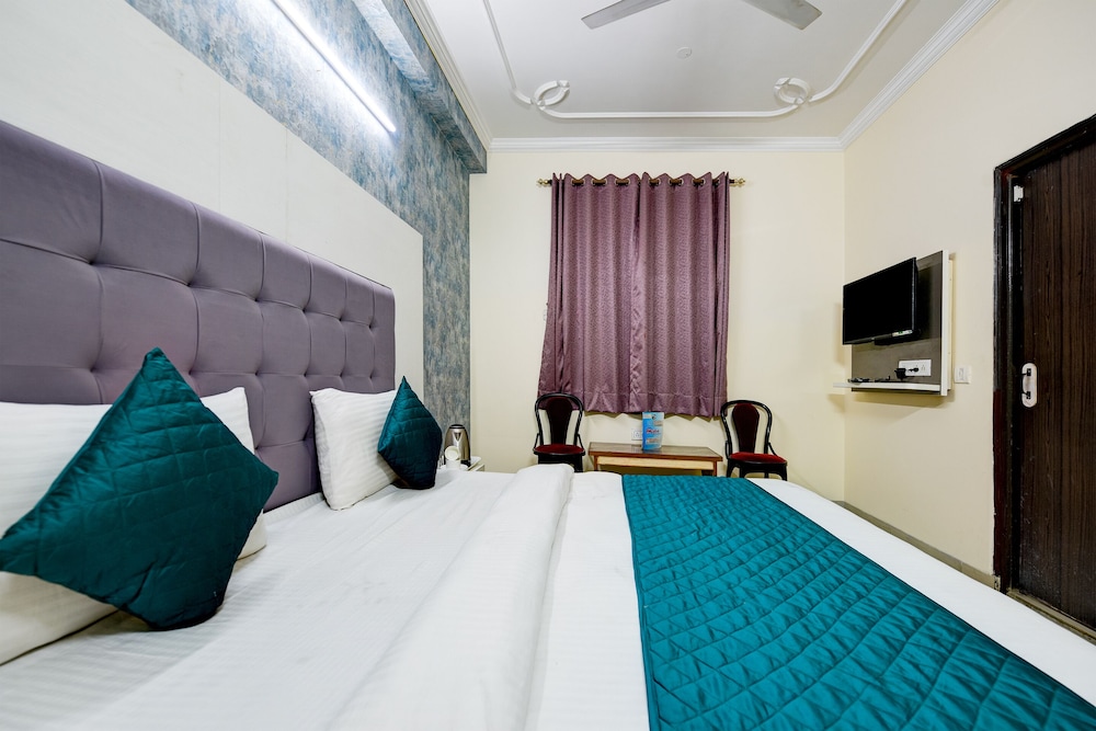 Room-hotel Mayank Plaza-near Igi Airport - Gurugram