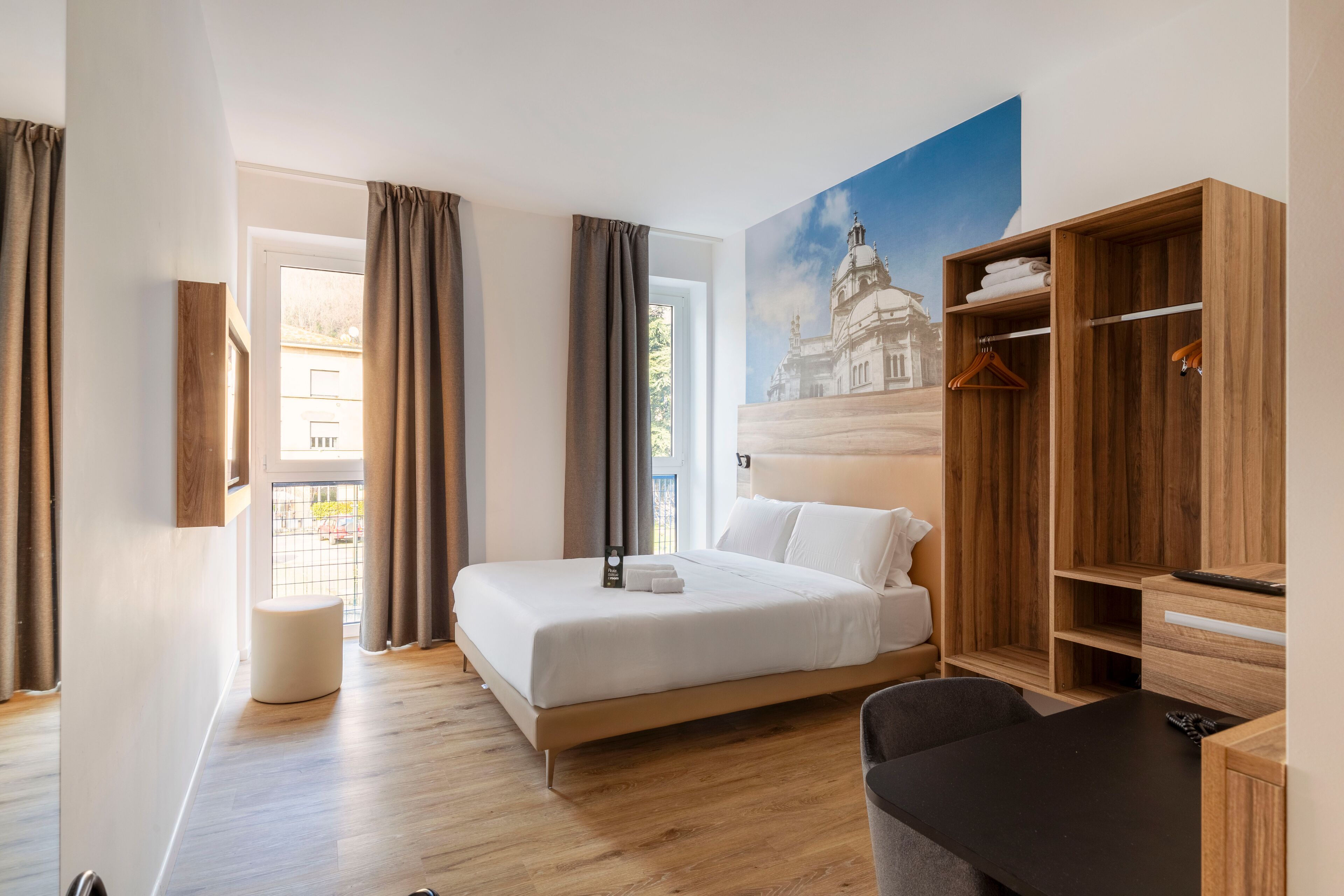 Quarto casal superior | Cofres nos quartos, Wi-Fi de cortesia