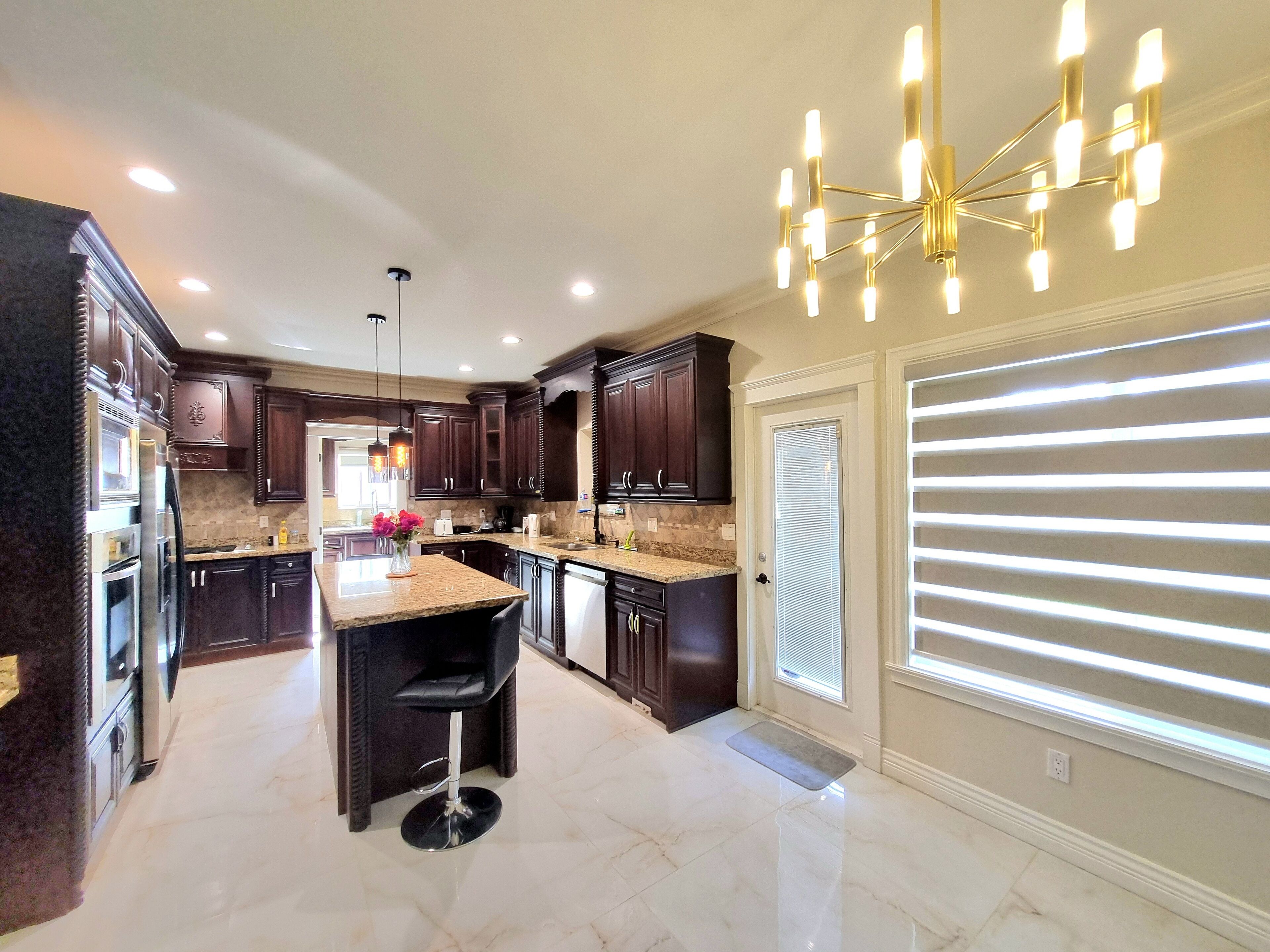 Cost effictive stay, Surrey, BC Vacation Rental Private vacation home ...