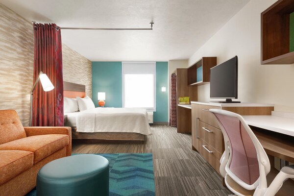 Home2 Suites By Hilton Madison East - Madison, WI