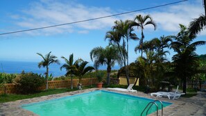 Apartamento, 2 quartos, fumadores, pátio | Piscina | Piscina exterior 