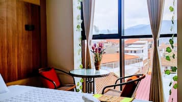 Quarto Duplo Standard, Vista para a cidade | Com mobília individualizada