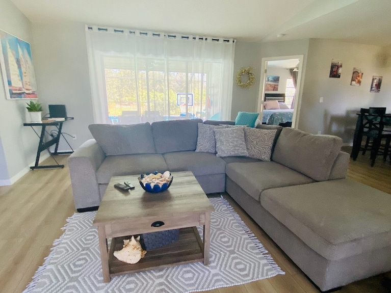 Beautiful Home In A Great Community - Englewood, FL