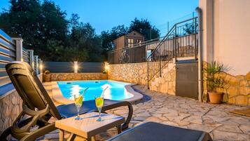 Villa | Piscina | Piscina interior, piscina exterior