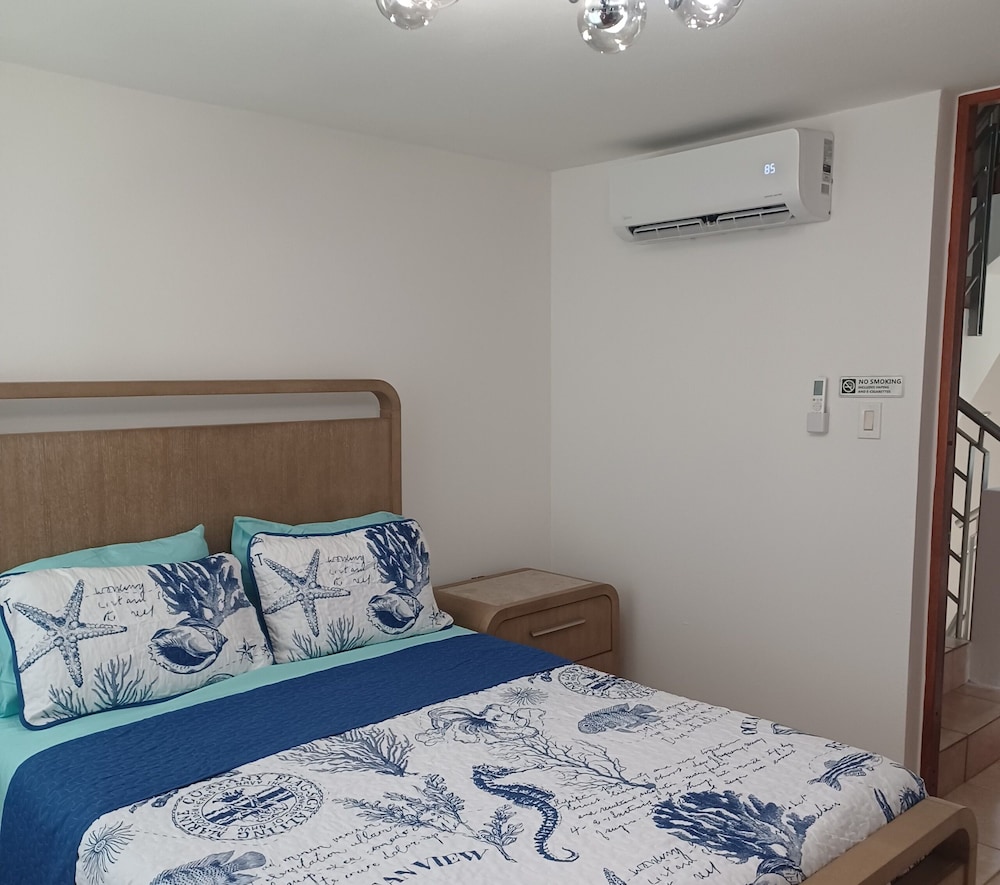 Olas de Boqueron Beach House a 5 minute walk to El Poblado de Boqueron - Boquerón | Vrbo